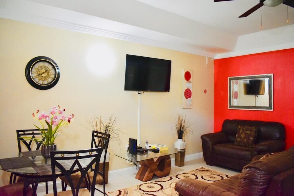 Kingston Guest Apartment At El Gabriel - Kingston
