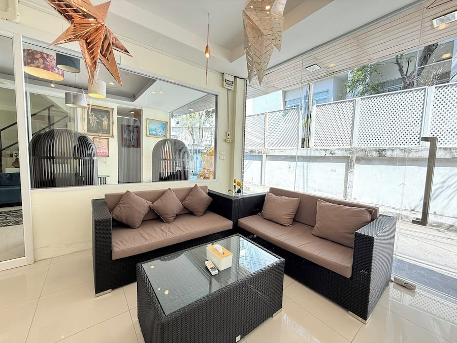 Área de estar no saguão