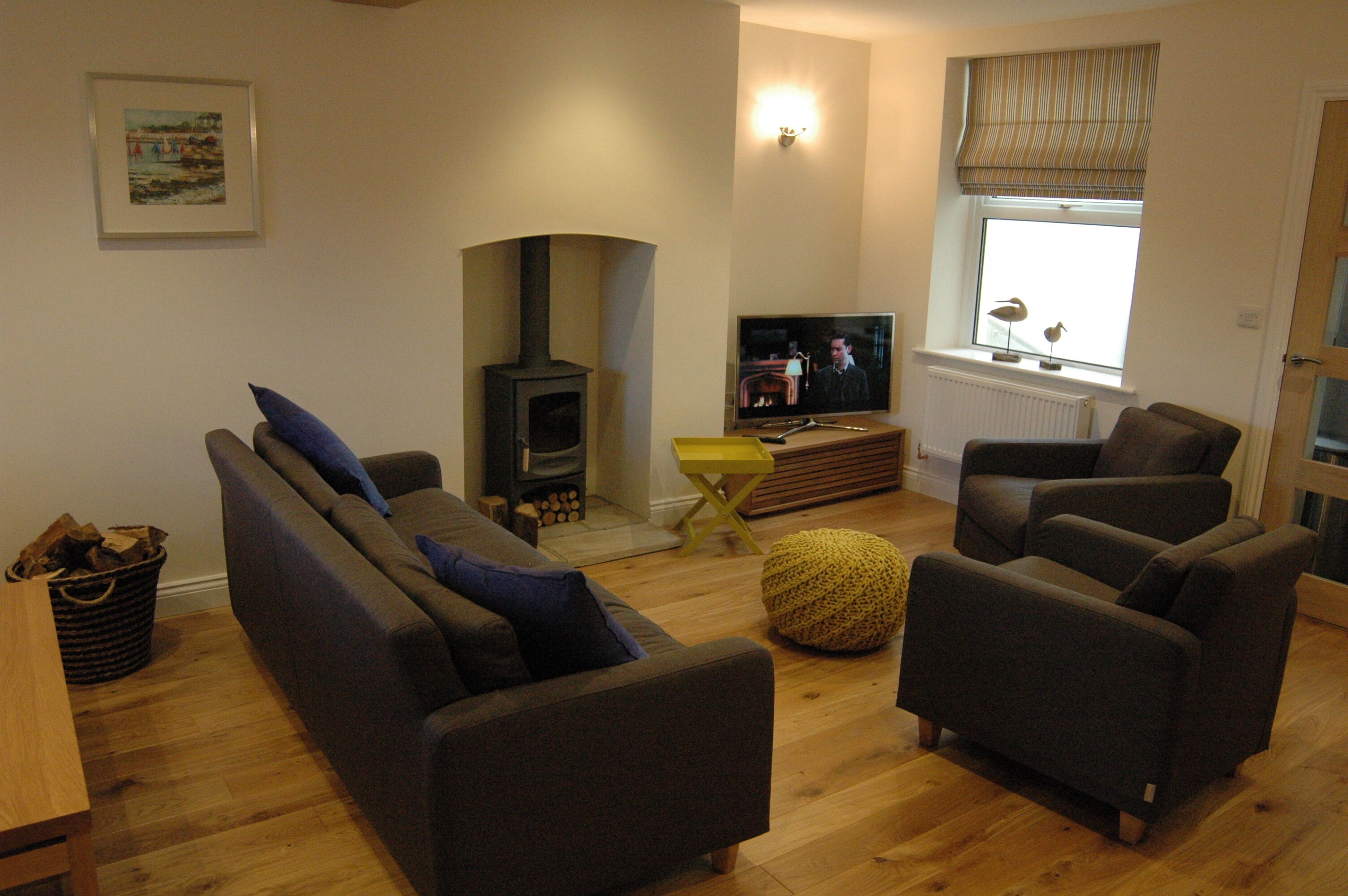 Beautiful 3 Bedroom Cottage, Close To Waterfront  In Charming Coastal Village - Appledore