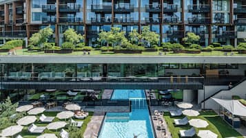 Piscina interna, piscina externa