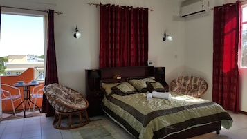 1 quarto, roupa hipoalergénica, cofre com capacidade para portátil 