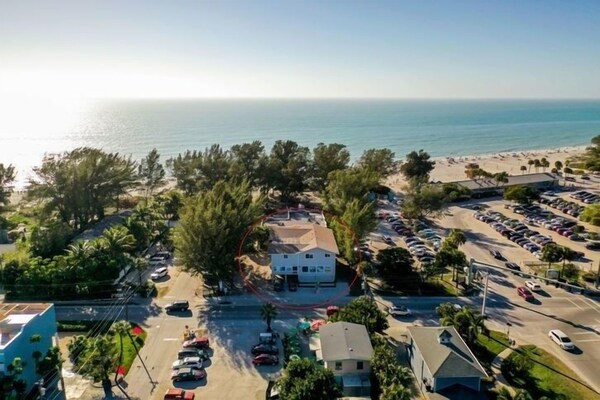 3902 Gulf Dr 1 1 Bedroom Apts By Redawning - Longboat Key, FL