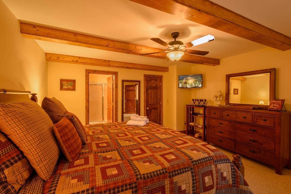 Cabin On Appalachian Ski Mountain - Blowing Rock, NC