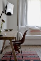 Quarto Duplo Comfort | Roupa de alta qualidade, secretária, quartos insonorizados 