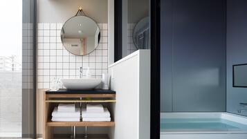 Suite Júnior | Casa de banho | Uma combinação polibã/banheira, uma banheira de imersão total