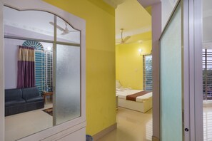 Suíte luxo | 1 quarto, edredons de pluma, cofres nos quartos