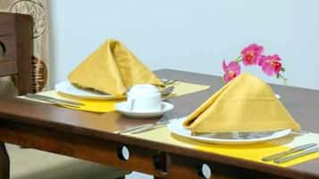 Quarto Duplo Económico | Refeições no quarto