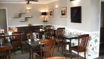 Café da manhã, almoço e jantar