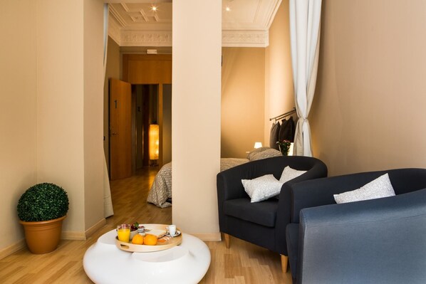 Ferros/tábuas de passar roupa, Wi-Fi de cortesia, roupa de cama