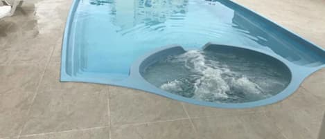 Piscina externa sazonal