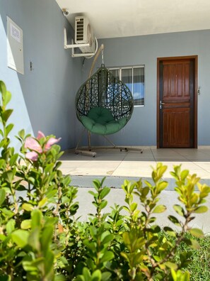 Quarto Triplo | Vista para o jardim