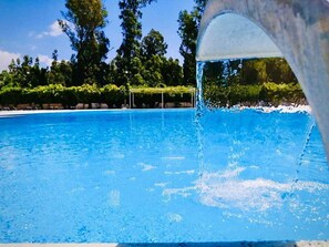 Piscina exterior sazonal 