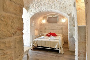 Quarto Triplo | Wi-fi grátis, roupa de cama fornecida 