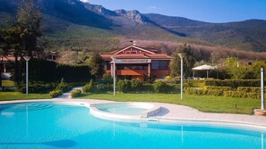 Piscina externa sazonal