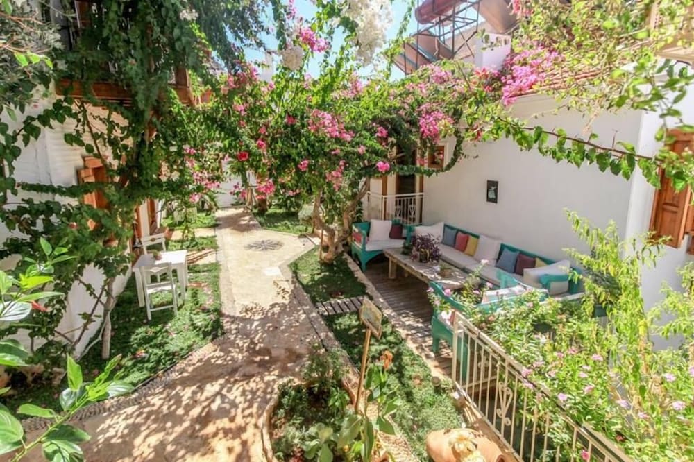 The White House Kalkan - Kalkan