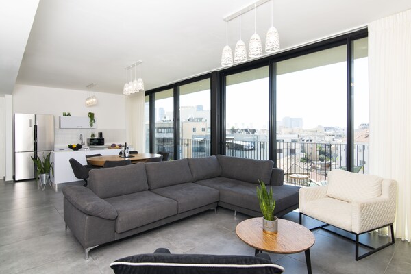 Mr. Allenby - By Tlv2go - テルアビブ