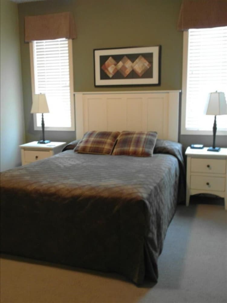 Relaxing Resort Retreat - Swim Golf Or Ski 3 Bedroom Property At Bighorn Meadows - Radium Hot Springs