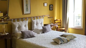 Quarto Duplo Superior | Roupa de alta qualidade, quartos insonorizados, ferro/tábua de engomar
