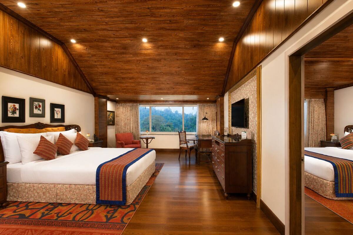 Quarto Duplo para 1 Pessoa | Roupa de alta qualidade, cofre no quarto, secretária