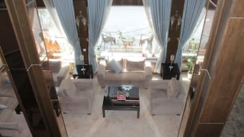 Entrada (vista interior)
