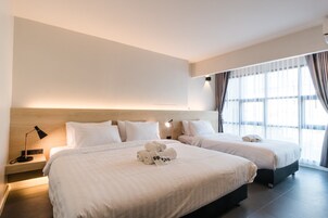 Family Room For 3 | Cofre no quarto, secretária, cortinas/cortinados opacos, Wi-fi grátis 