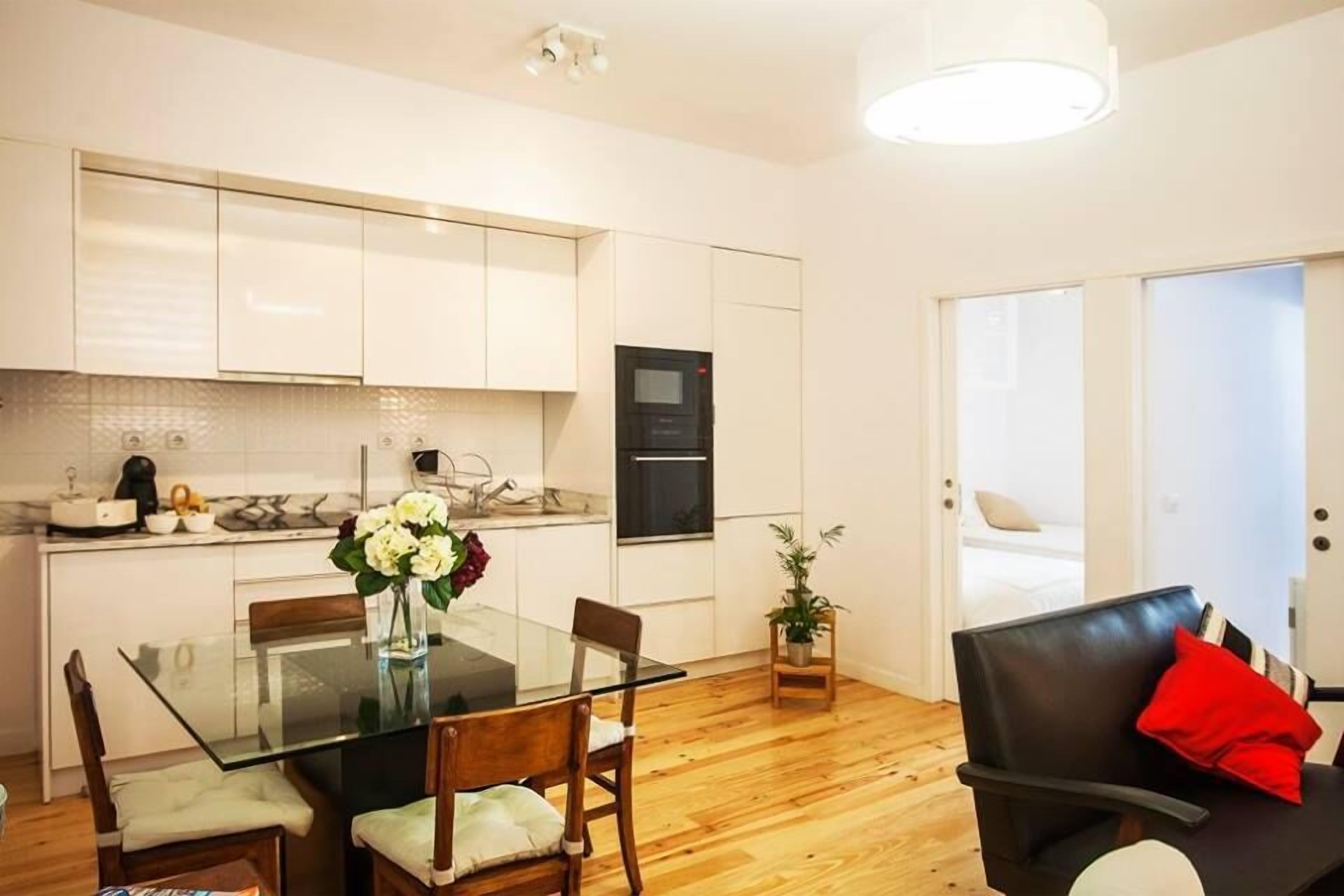 Apartamento Premium, 2 quartos, junto à praia | Refeições em família