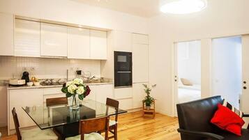 Apartamento Premium, 2 quartos, junto à praia | Refeições em família