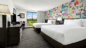 Cofre no quarto, secretária