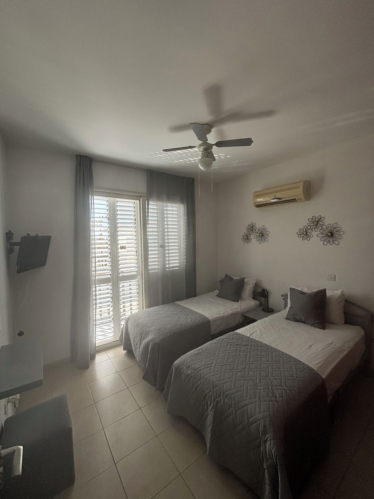 Protaras Beach Villa, Private Pool -Mins Walk To Beach, Restaurants, Shops, Bars - Ayia Napa