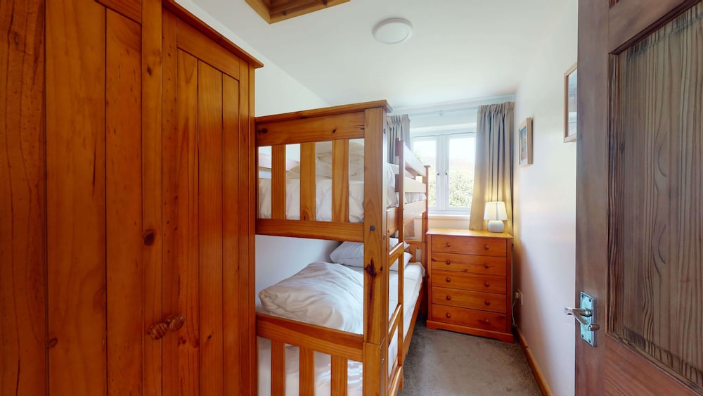 Porthia Is A Spacious Holiday Chalet Which Is Just A Short Walk From The Three Miles Of Sandy Beach - Marazion