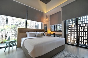 Quarto Premium, 1 cama king-size, vista para o jardim | Secretária, ferro/tábua de engomar, Wi-fi grátis