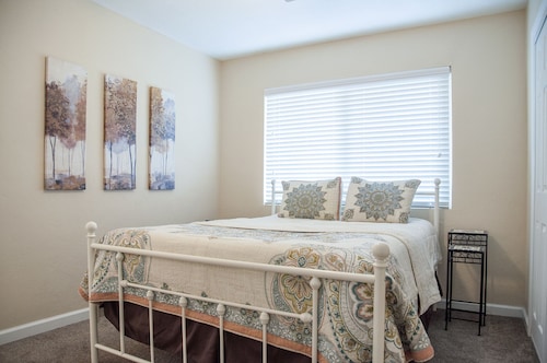 Gated, Quiet Walk To Med Cntr, Downtown, Value For - Visalia, CA