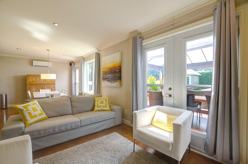 Hot Tub/only Family Welcomed/5 Bdr Cottage/trampoline/bbq/15 Min To Old Quebec - Quebec