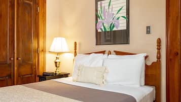 Condo superior, 2 quartos, cozinha americana | 2 quartos, cofres nos quartos, individualmente decorados