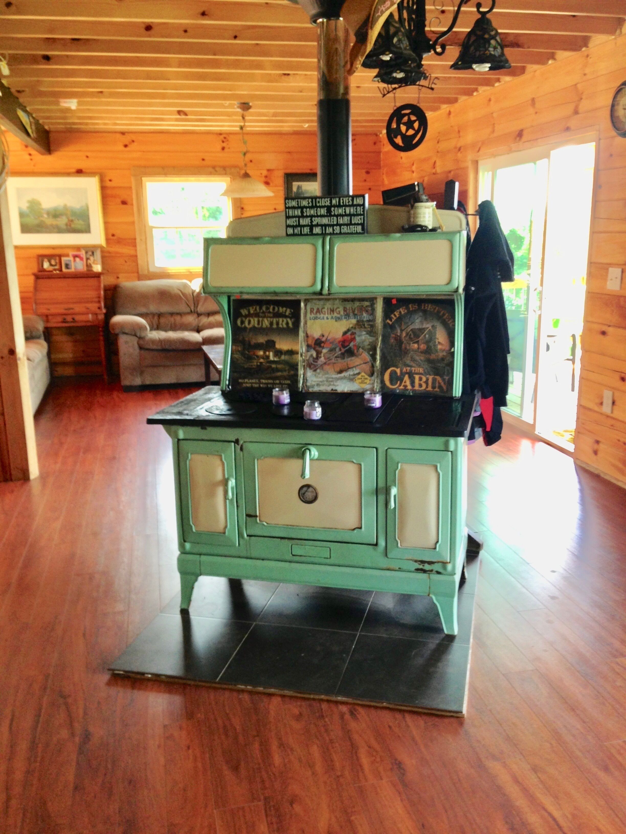 Spectacular Views, Swimming Pool, Hot Tub, Real Log Fires, Mountain Getaway - Rileyville, VA