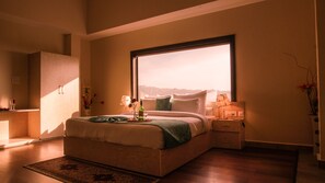 Quarto Clássico, 1 cama king-size, não fumadores, vista para o vale | Roupa de alta qualidade, secretária