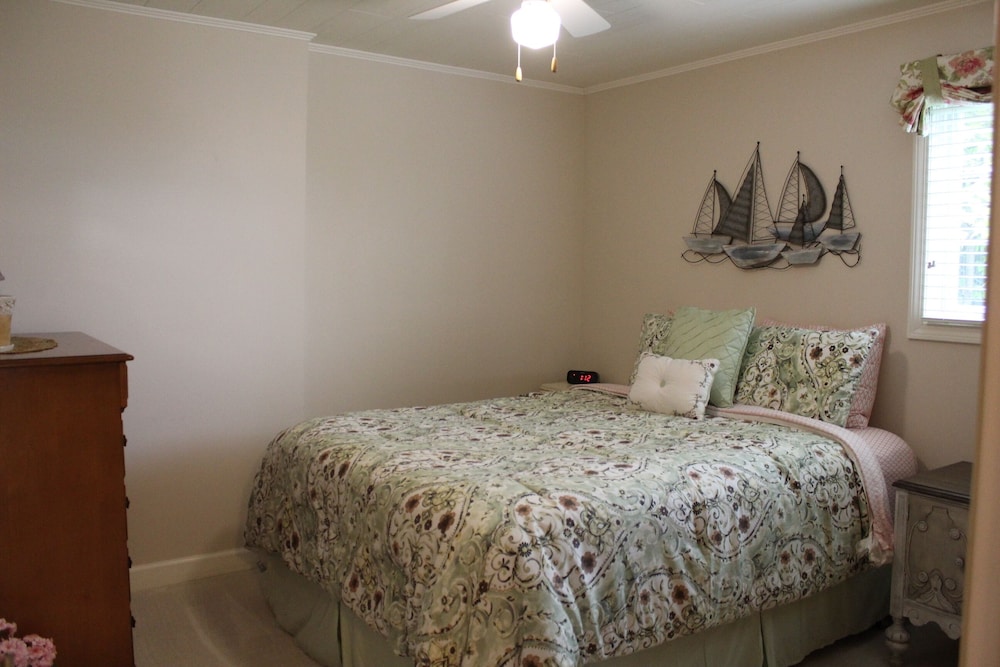 Beautiful Views, Sunrises, Pet Friendly, Comfortable! - Lodi, NY