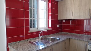 Estúdio (Bela) | Cozinha privada | Um frigorífico, um micro-ondas, um forno, uma placa de cozinha 