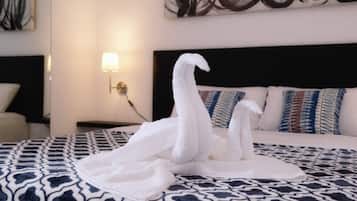 Quarto luxo (King) | Cofres nos quartos, escrivaninha, camas extras/dobráveis (sobretaxa)