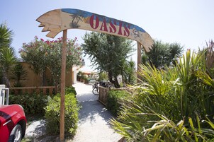 Perto da praia, bar na praia 