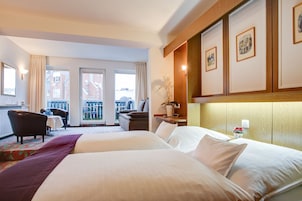 Quarto Quádruplo | Secretária, ferro/tábua de engomar, Wi-fi grátis