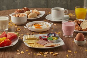 Café da manhã self-service todos os dias mediante uma taxa