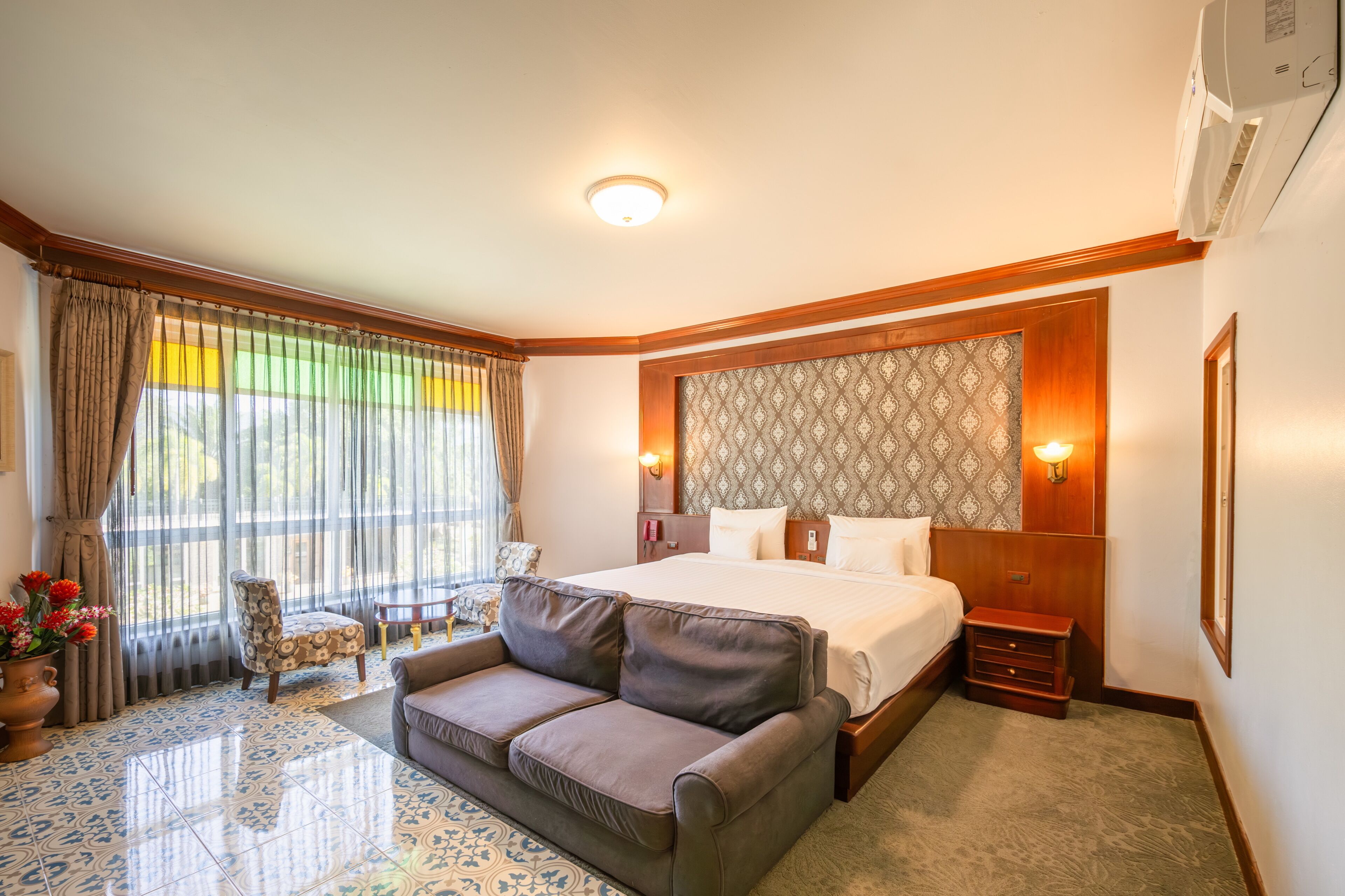 Junior Suite | Cofres nos quartos, escrivaninha, cortinas blackout, Wi-Fi de cortesia