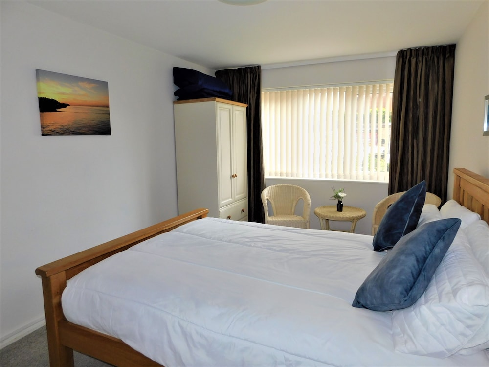 10 Vista Court - Amazing Panoramic Views Towards The Town And Sea From This First Floor Apartment - Sheringham