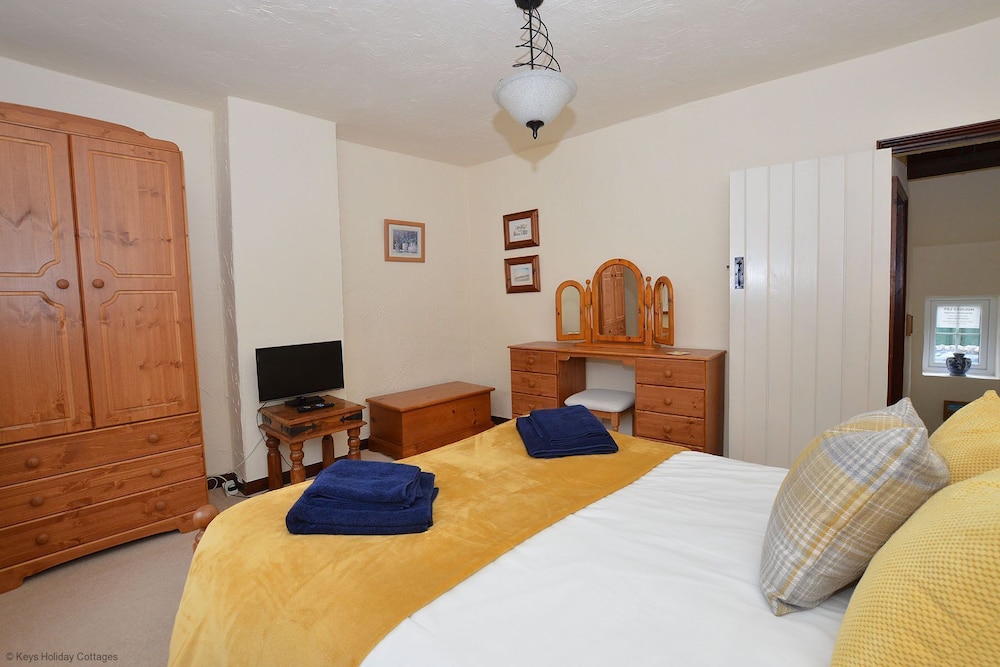 Cockleshell Cottage - Superb, Traditional Flint Cottage In An Enviable Position Yards From The Sea. - Sheringham