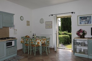Dúplex, 2 quartos (4 Adults + 1 Child) | Refeições no quarto