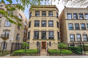 Walking distance to restaurants, shops and Lake Michigan, - Chicago ...