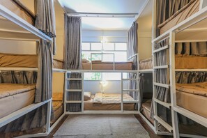 Mixed Dorm with Air-Con | Wi-fi grátis, roupa de cama fornecida