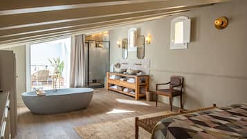 Suite Sant Jeroni | Roupa de alta qualidade, minibar, cofre no quarto