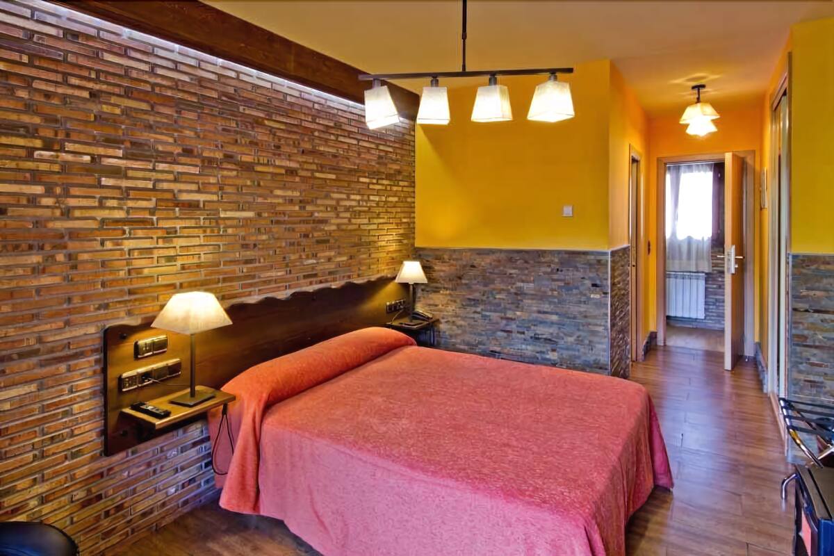 Quarto Duplo, 1 cama de casal, terraço | Minibar, cofre no quarto, secretária, cortinas/cortinados opacos